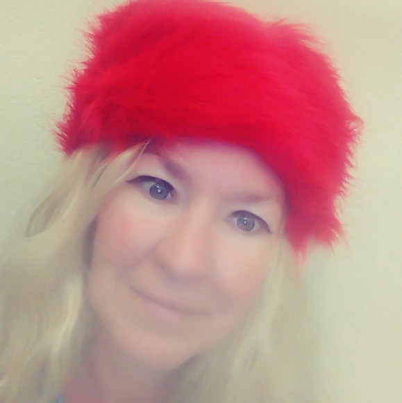 Xoxo, Carly | Accessories | Red Faux Fur Russian Toque Hat | Poshmark